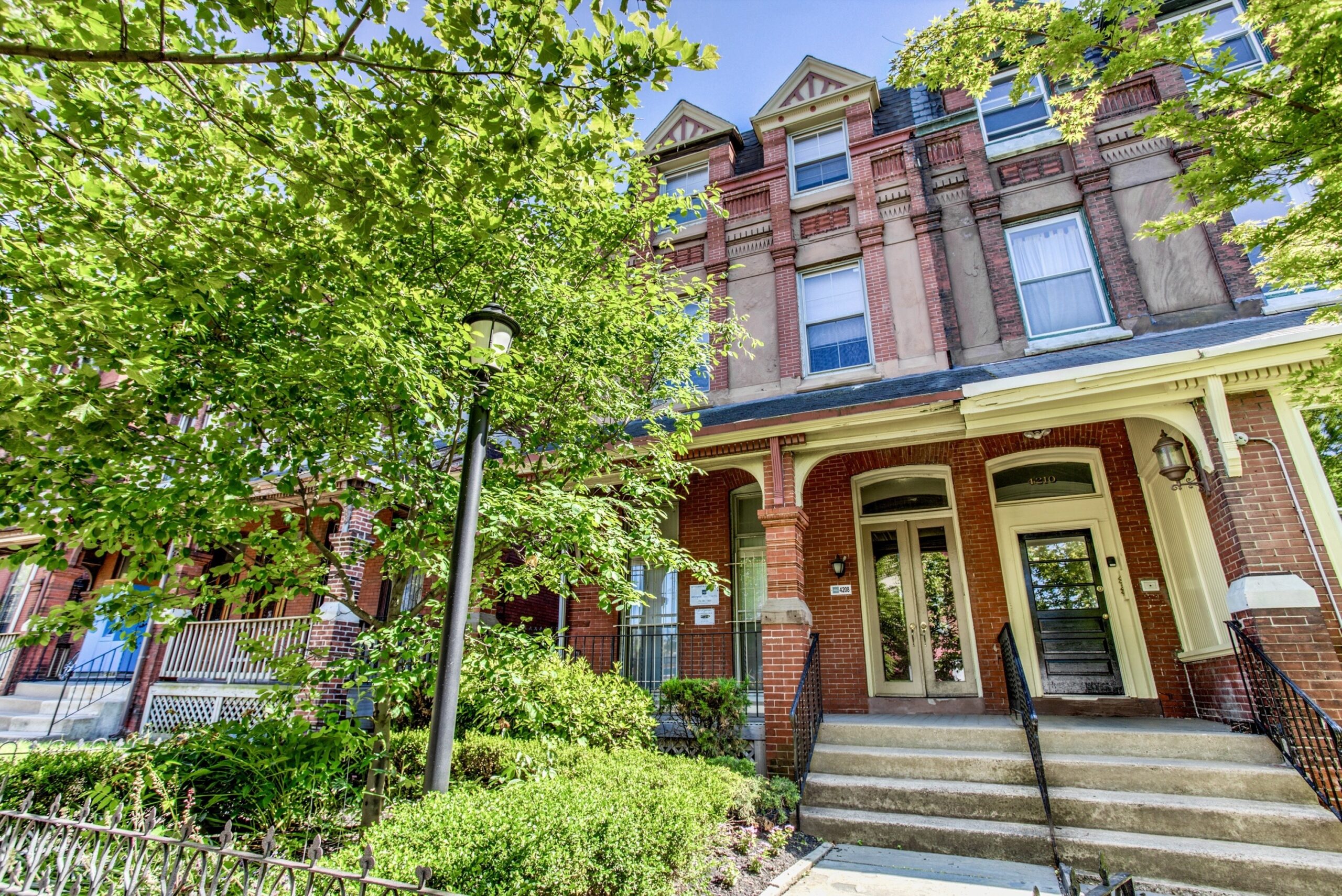 4208 Walnut Street | Campus Apartments